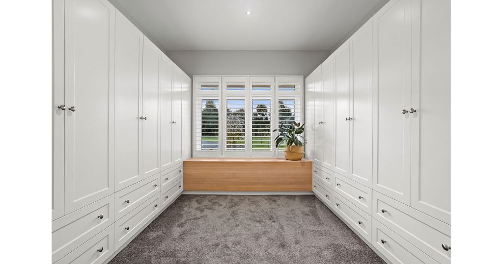 Top 15+ Stylish Wardrobes With Drawers' Designs Ideas